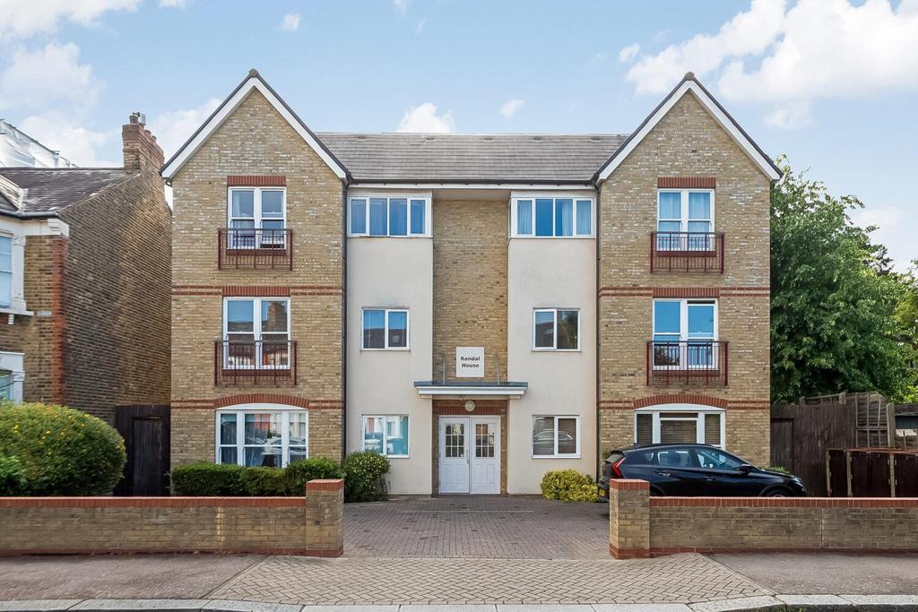 Carholme Road, Forest Hill, London, SE23 2 bed flat - £400,000