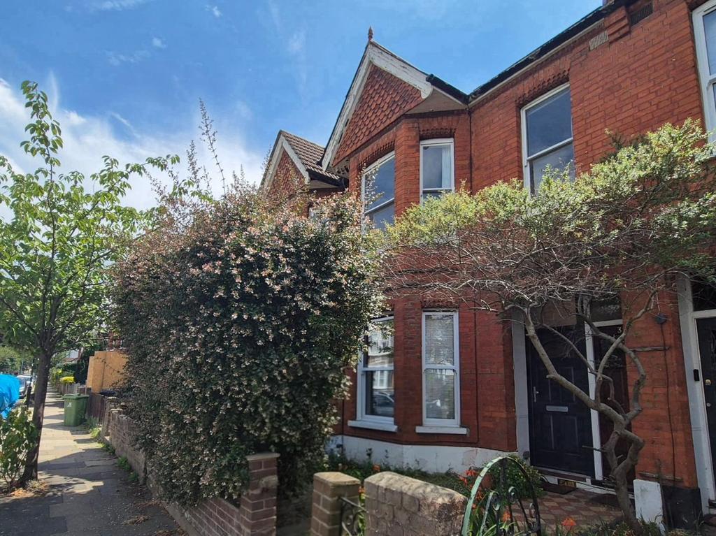 Murray Road, Ealing 3 bed flat for sale - £499,950