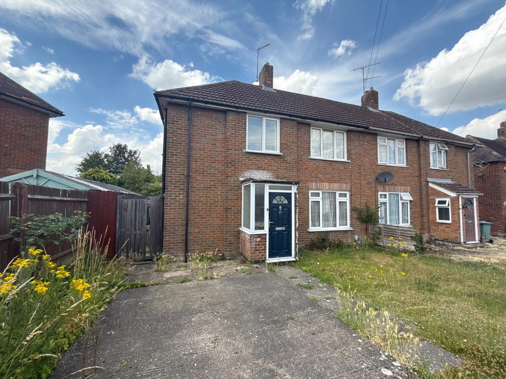 Benning Avenue, Dunstable LU6 3 bed semi-detached house - £315,000