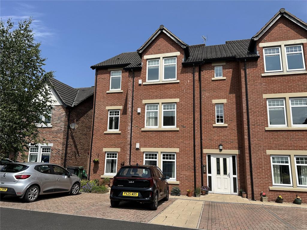 Turnstone Drive, Carlisle, Cumbria, CA2 2 bed apartment - £100,000