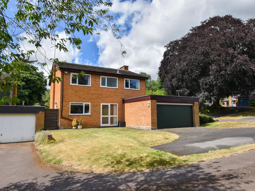 The Beeches, Pattishall, NN12 4 bed detached house - £450,000