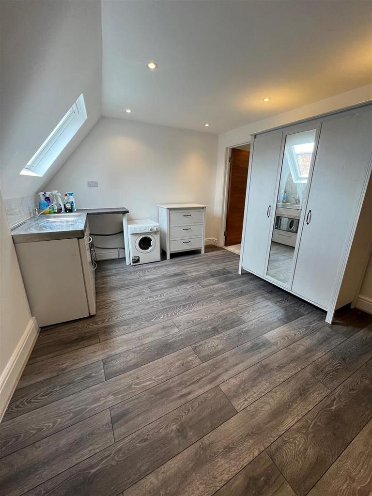 Brent Street, Hendon Studio to rent - £1,250 pcm (£288 pw)