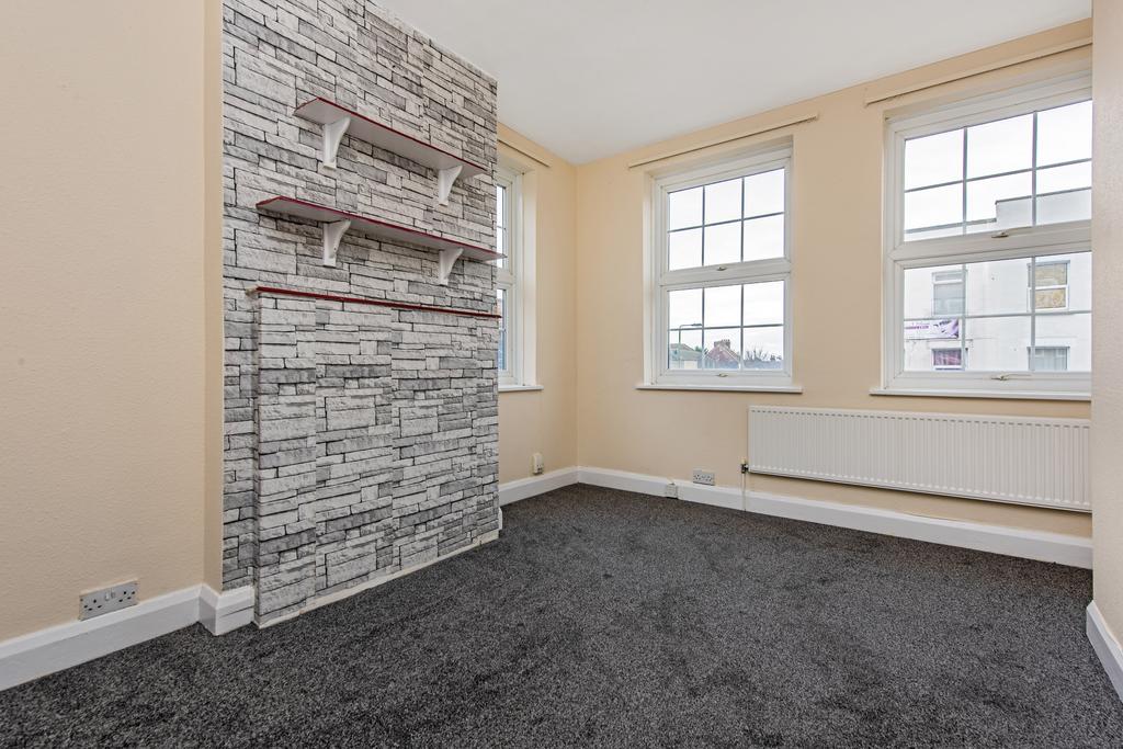 Central Road, Worcester Park KT4 1 bed in a flat share - £650 pcm (£150 pw)