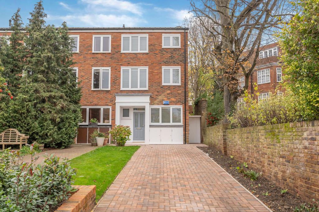 Grosvenor Hill, London SW19 4 bed end of terrace house - £5,500 pcm (£ ...