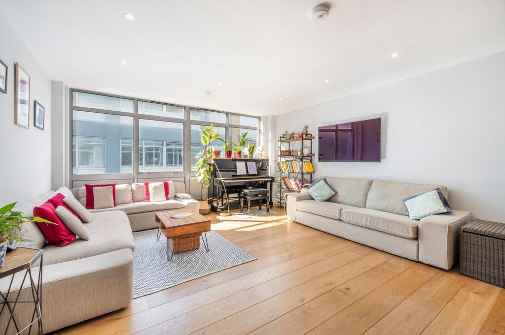 Glenrose Court, 217 Long Lane, London 2 bed flat to rent - £3,250 pcm ...
