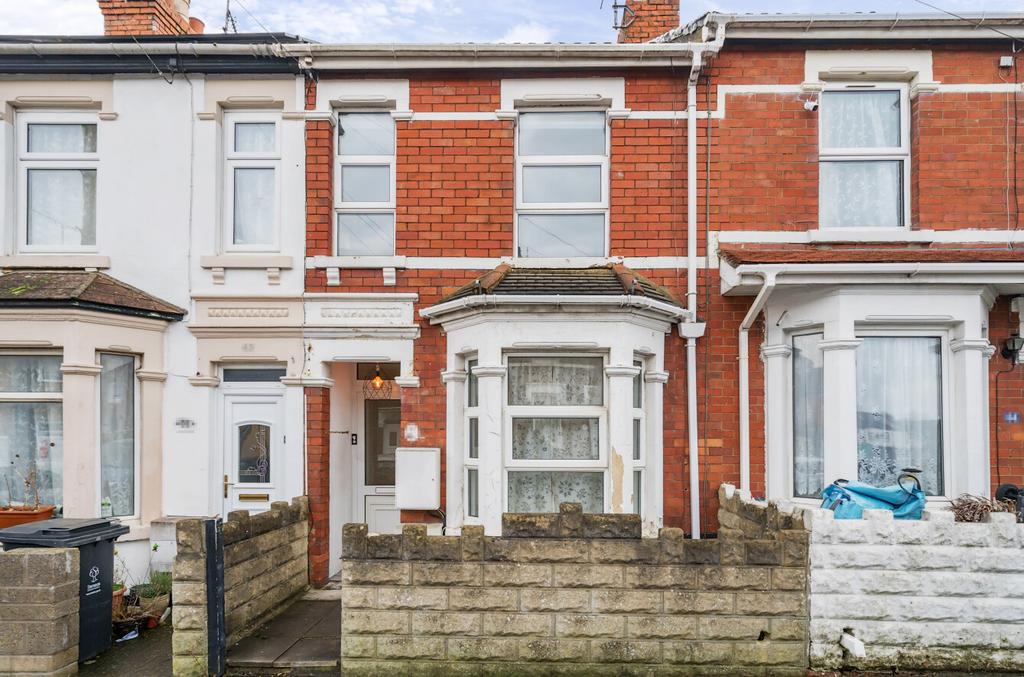 Graham Street, Swindon, SN1 3 bed terraced house - £240,000
