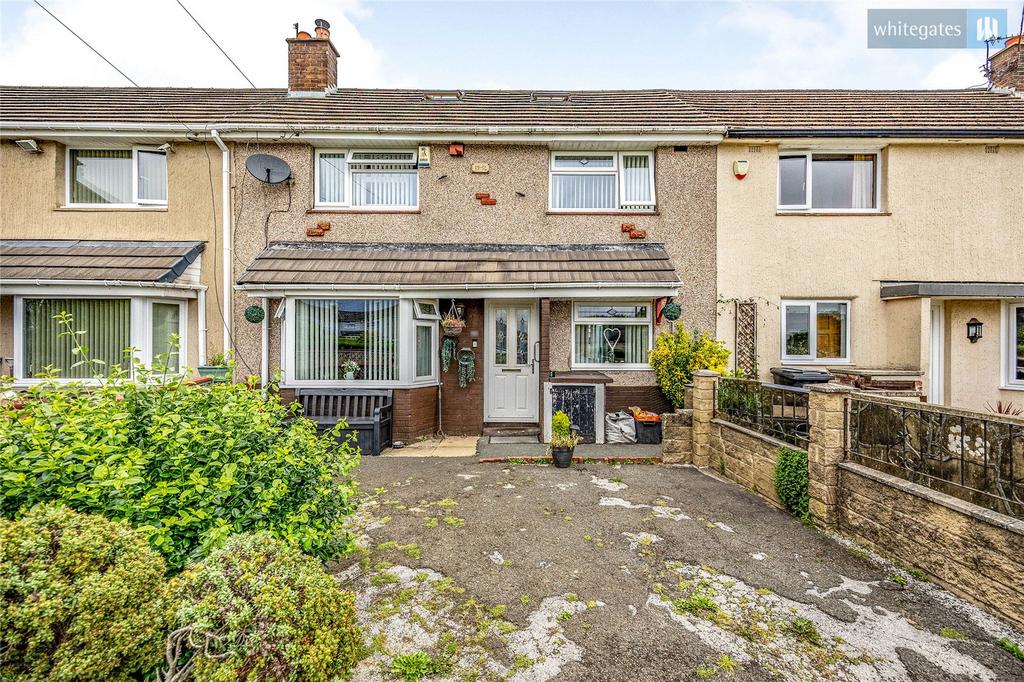 Longhouse Road, Mixenden, Halifax, HX2 3 bed terraced house - £139,000