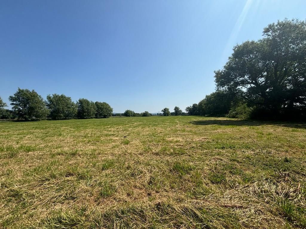 Godney Road, Godney, BA5 Farm land - £20,000