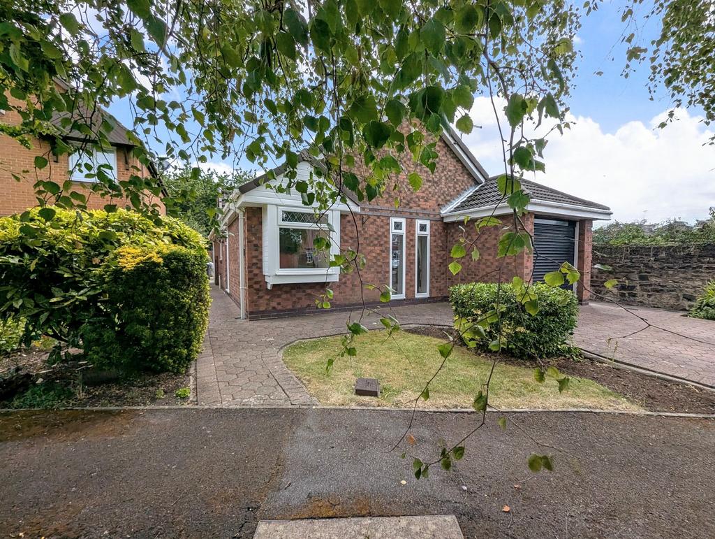 Evesham Close, Boldon Colliery, NE35 3 bed detached bungalow - £310,000