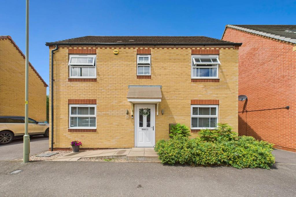 Brythill Drive, Brierley Hill, DY5 3LU 4 bed detached house - £385,000