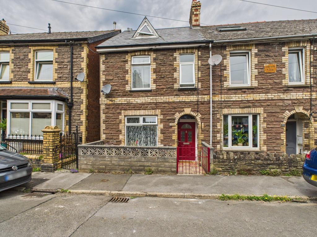 Park Street, Abergavenny, NP7 3 bed end of terrace house - £299,950