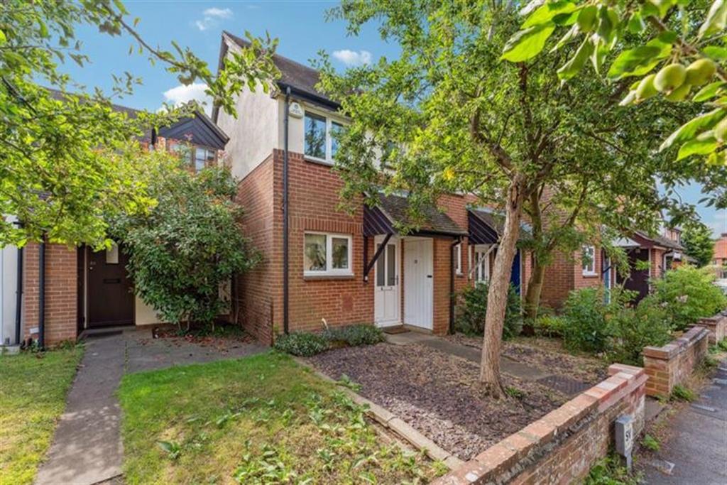 Thame OX9 2 bed terraced house - £1,400 pcm (£323 pw)