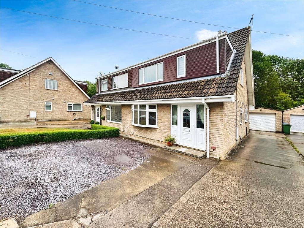 Manor Drive, Brough HU15 3 bed semi-detached house for sale - £285,000
