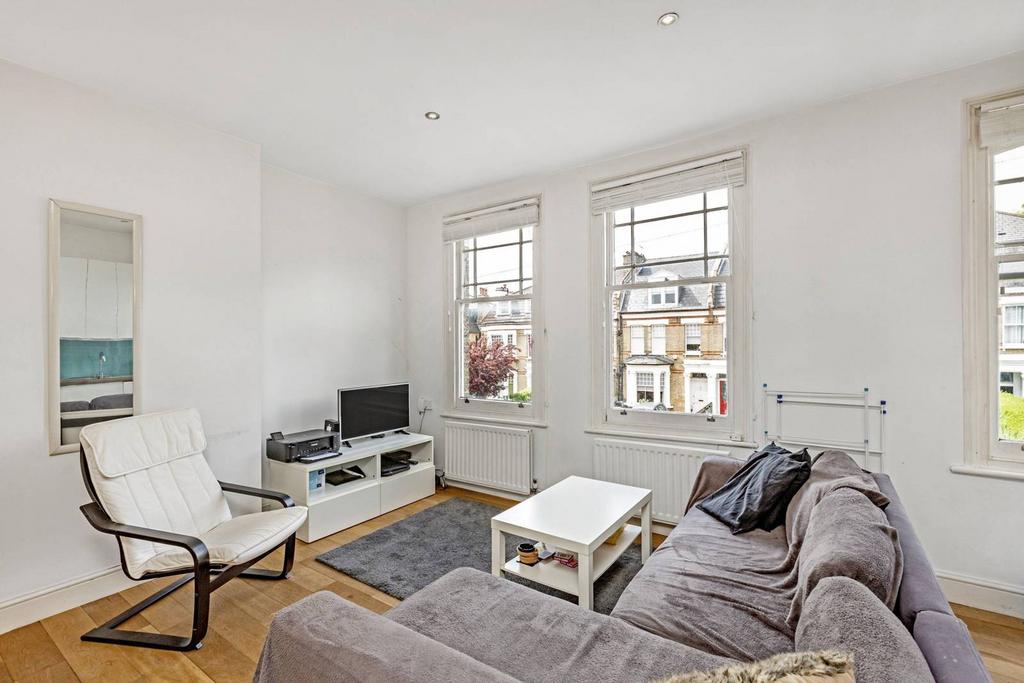 Bournevale Road, Streatham, London, SW16 2 bed flat to rent - £2,350 ...