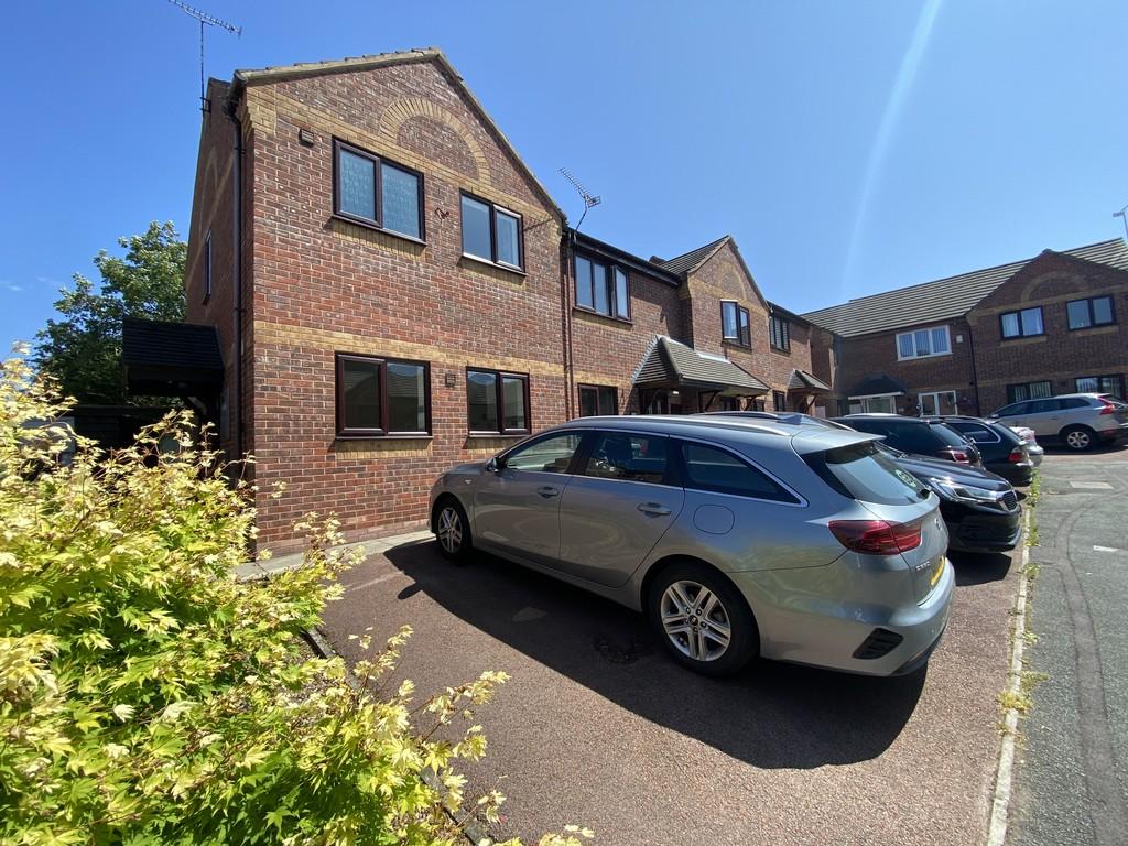 Mayfield Mews, Crewe 2 bed end of terrace house - £800 pcm (£185 pw)