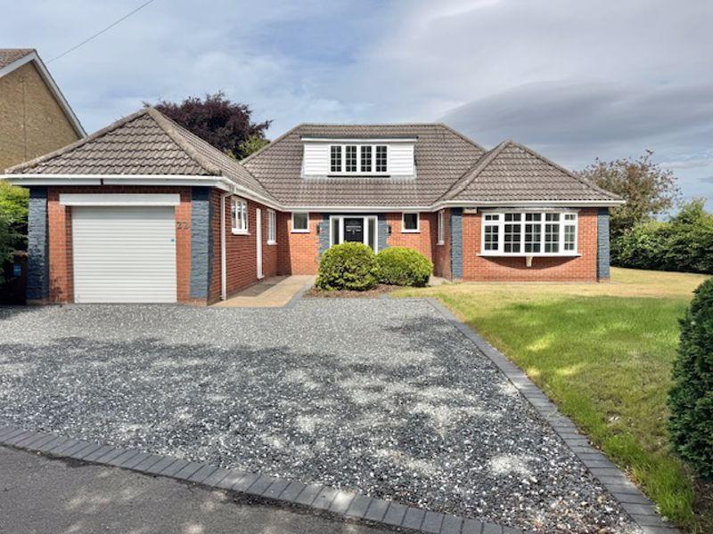CHEAPSIDE, WALTHAM 3 bed detached bungalow - £399,950