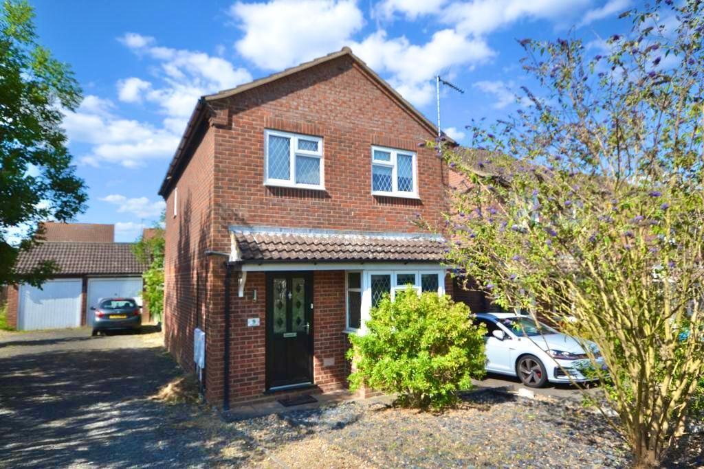 Great Holm, Milton Keynes MK8 3 bed detached house - £400,000