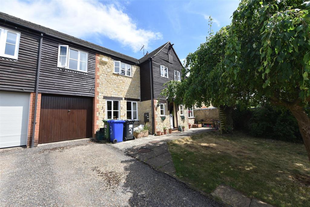 Home Close, Eastcote, Towcester 3 bed barn conversion for sale - £350,000