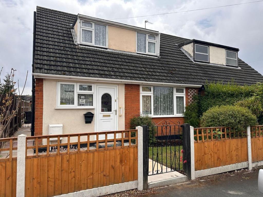 Nicholl Road, Basildon 3 bed semi-detached house - £350,000