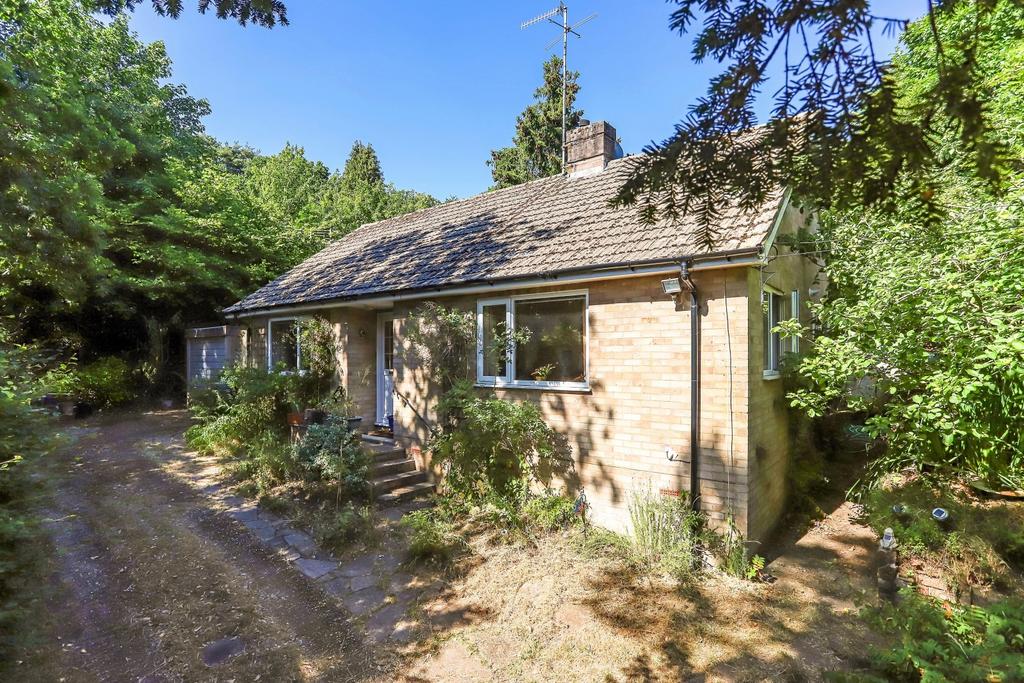 Middle Bourne Lane, Lower Bourne... 2 bed bungalow for sale - £550,000