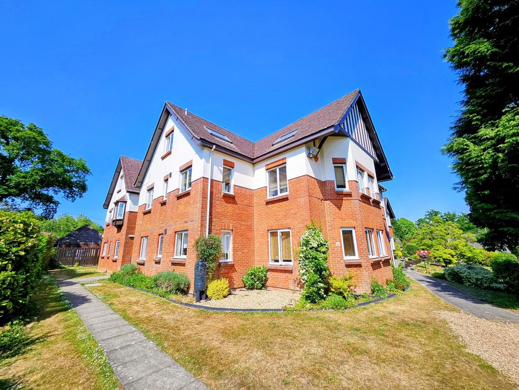 Elizabeth Close, West End, Southampton 1 bed retirement property - £110,000