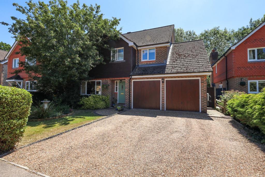 Harvey Close, Sayers Common, BN6 4 bed detached house - £635,000