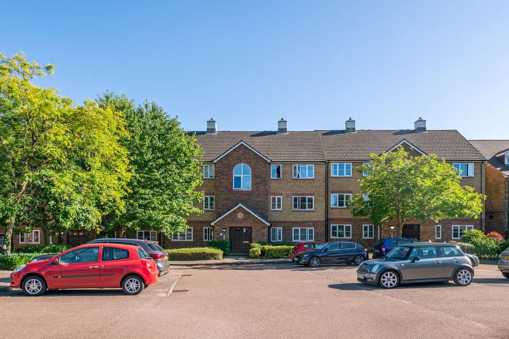 Birkheads Road, Reigate, RH2 2 bed apartment to rent - £1,500 pcm (£346 pw)