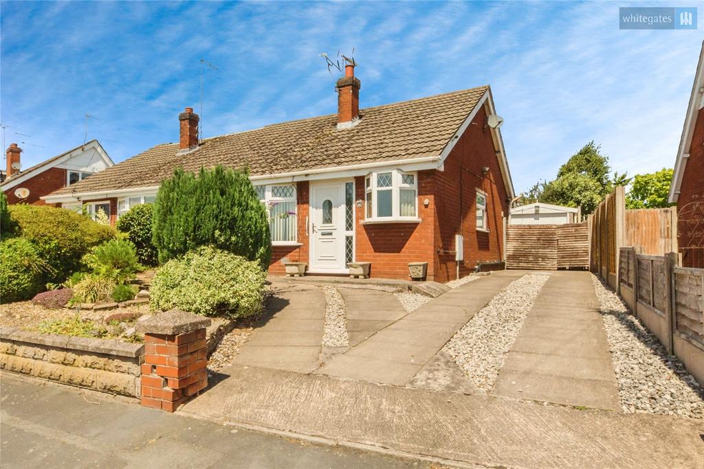Earls Road, Shavington, Crewe... 2 bed bungalow for sale - £180,000