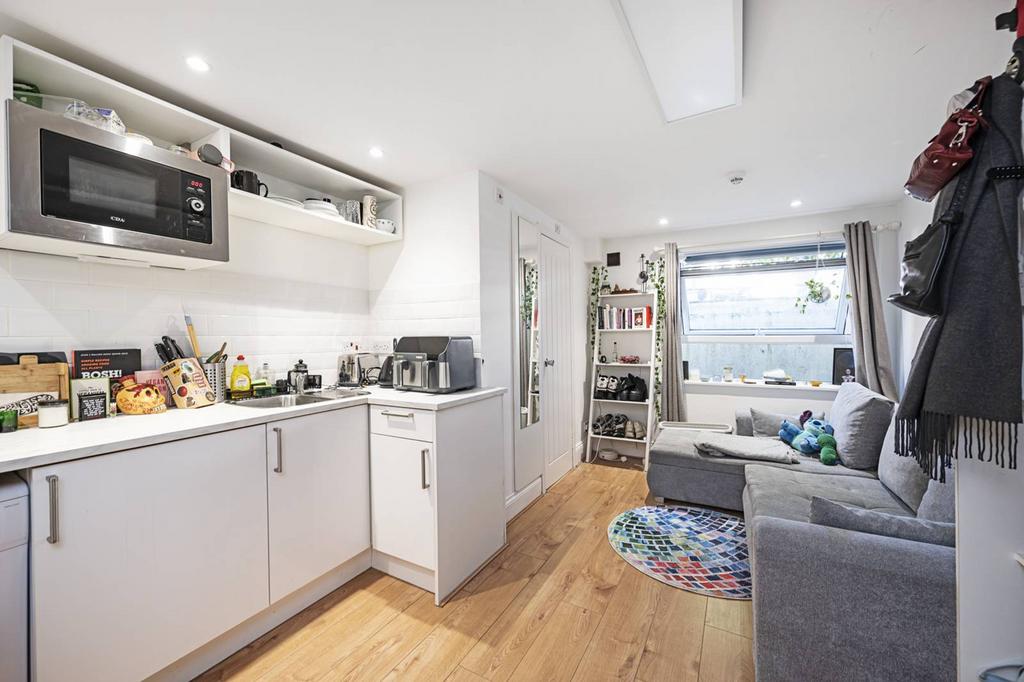 Dalston Lane, Hackney, London, E8 Studio for sale - £180,000