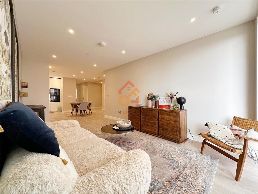Lavey House, 10 Belgrave Road... 3 bed flat to rent - £3,300 pcm (£762 pw)