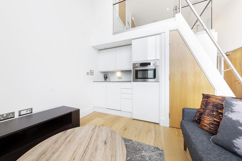 Flowers Way, Bedfordshire LU1 1 bed apartment - £1,050 pcm (£242 pw)