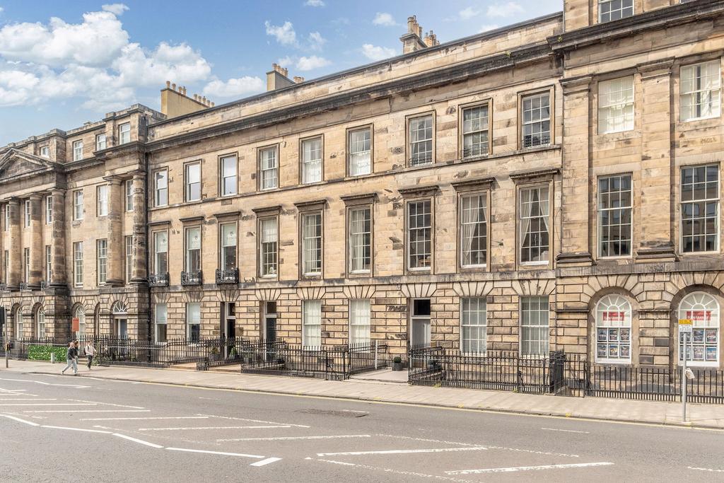 2 1F Albyn Place, Edinburgh, EH2 1 bed flat - £450,000