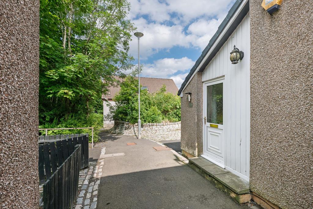 Mitchison Road, Cumbernauld, G67 2 bed terraced house for sale - £100,000