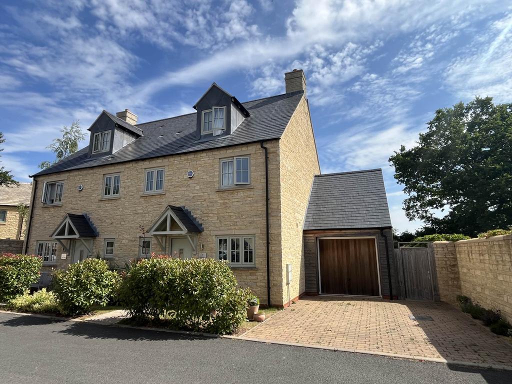Swailbrook Place, Kingham 3 bed semi-detached house to rent - £2,500 ...