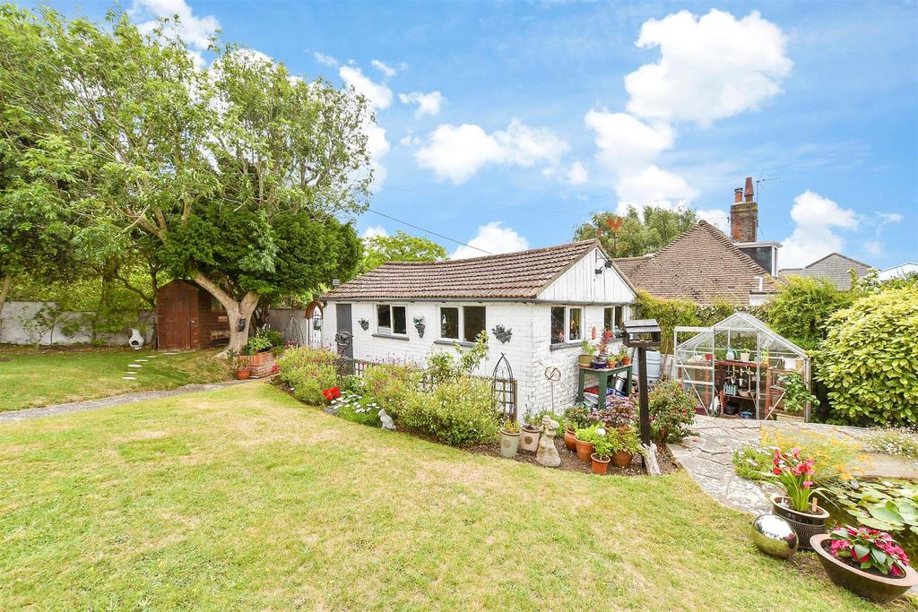 Kingsdown Hill, Kingsdown, Deal, Kent 3 bed bungalow for sale - £525,000