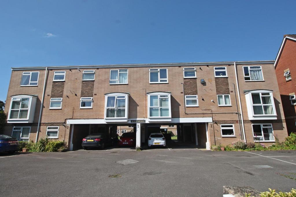 Victoria Road, Netley Abbey... 2 bed apartment to rent - £1,100 pcm (£ ...