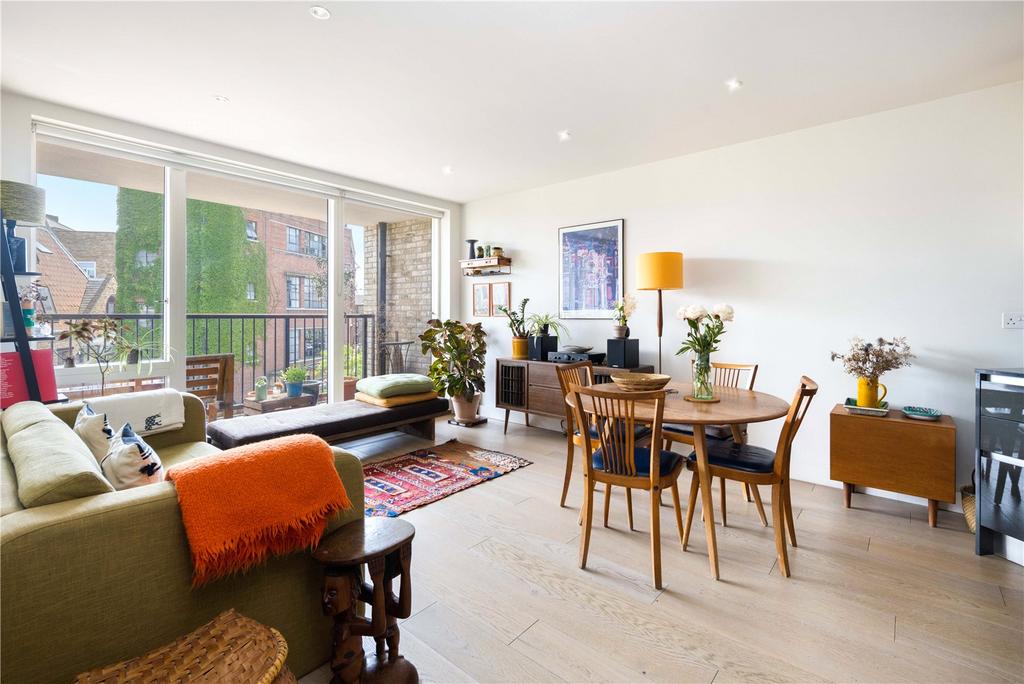 Millfields Road, Hackney, London, E5 2 bed flat - £2,850 pcm (£658 pw)