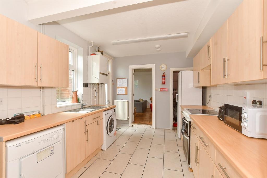 St. Martin's Road, Canterbury CT1 5 bed terraced house for sale - £248,000