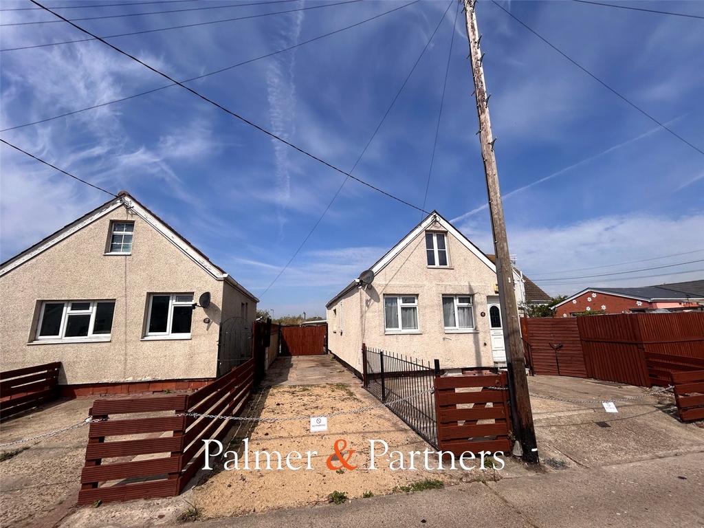Sea Way, Jaywick, Clacton-on-Sea... 2 bed detached house for sale - £ ...