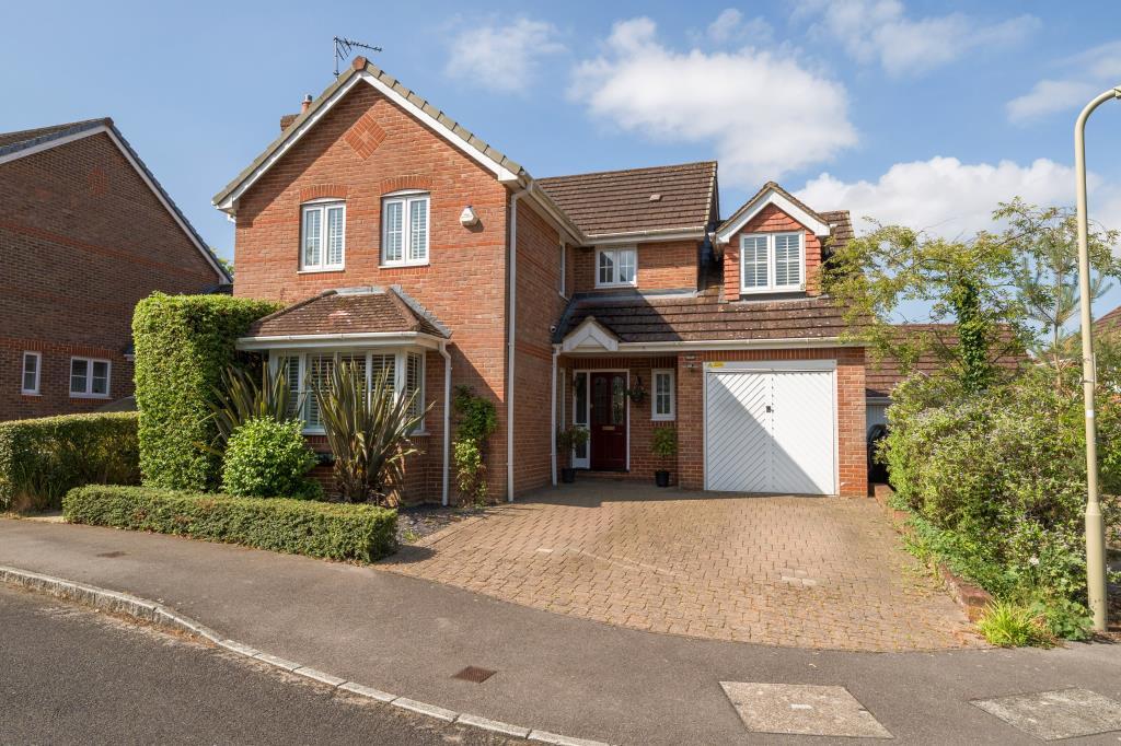 Chineham, Basingstoke, RG24 4 bed detached house for sale - £740,000