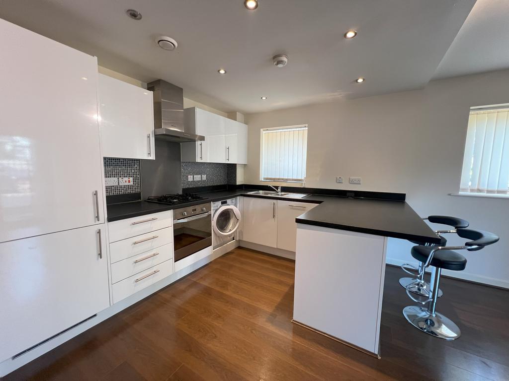 Canterbury Court, HA0 2 bed flat - £1,800 pcm (£415 pw)