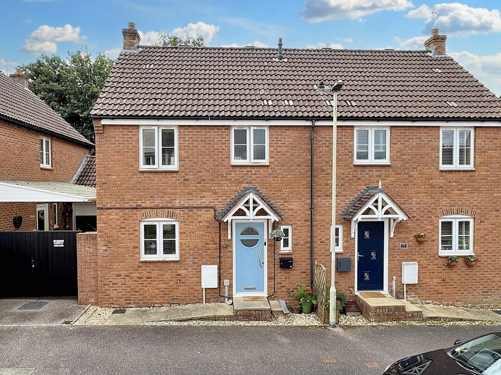 Hawks Drive, Tiverton, EX16 3 bed semi-detached house for sale - £270,000