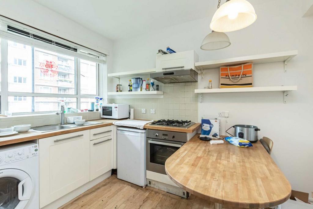 New North Street, London WC1N 2 bed flat - £2,535 pcm (£585 pw)