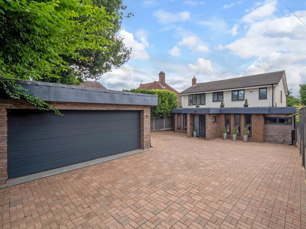 The Causeway, Potters Bar, EN6 4 bed detached house for sale - £1,250,000