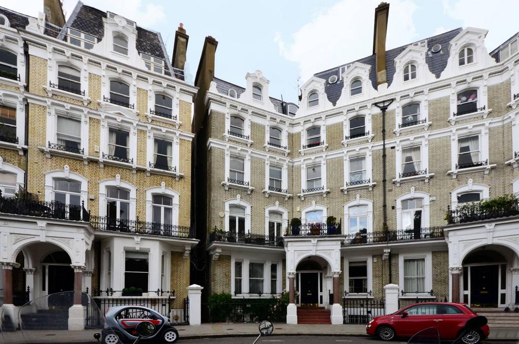 Redcliffe Square, Chelsea, London, SW10 2 bed flat to rent - £2,600 pcm ...