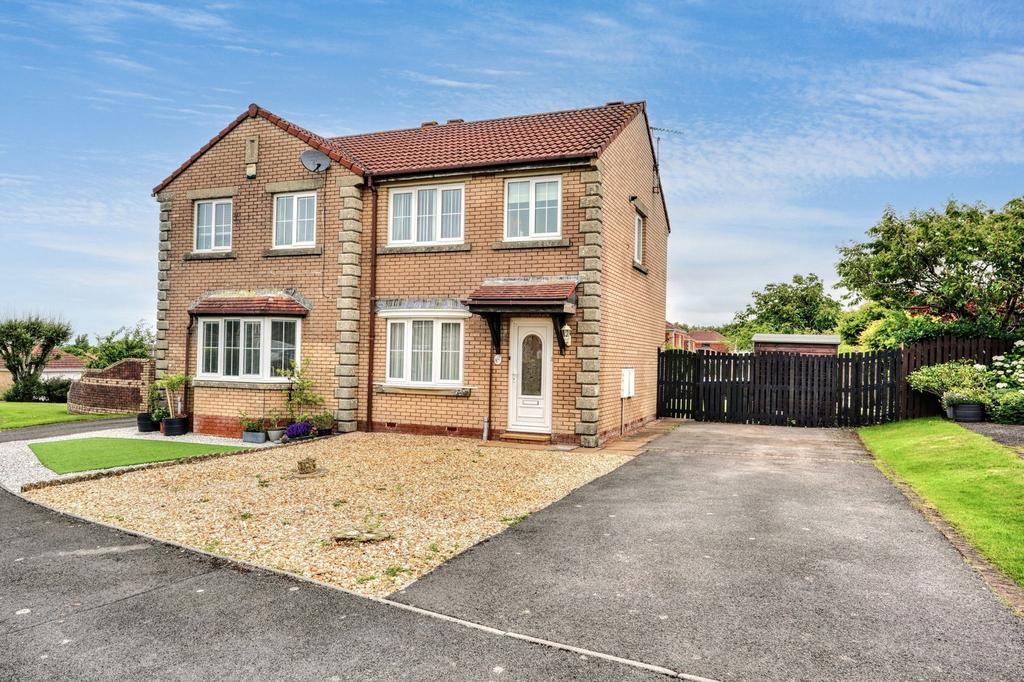 Ruskin Close, Workington CA14 3 bed semi-detached house - £170,000