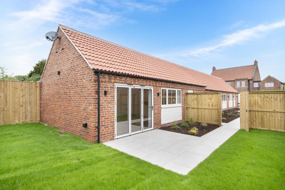 Town Street, Sutton, Retford... 3 bed bungalow - £450,000