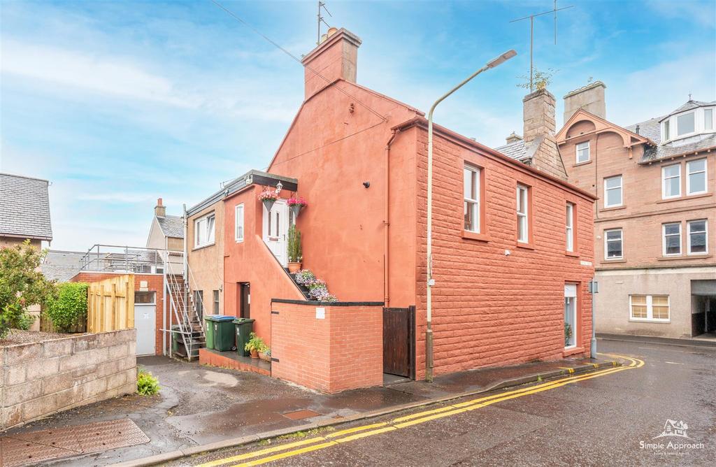 Perth Street, Blairgowrie 3 bed flat for sale - £138,950