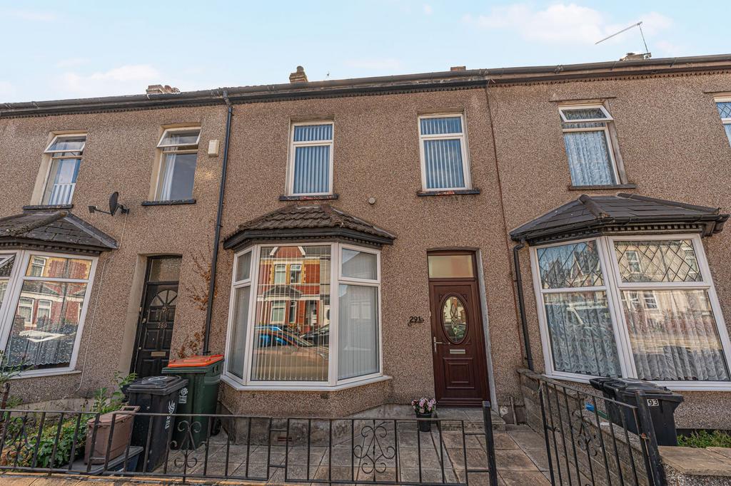 Caerleon Road, Newport, NP19 3 bed terraced house - £180,000