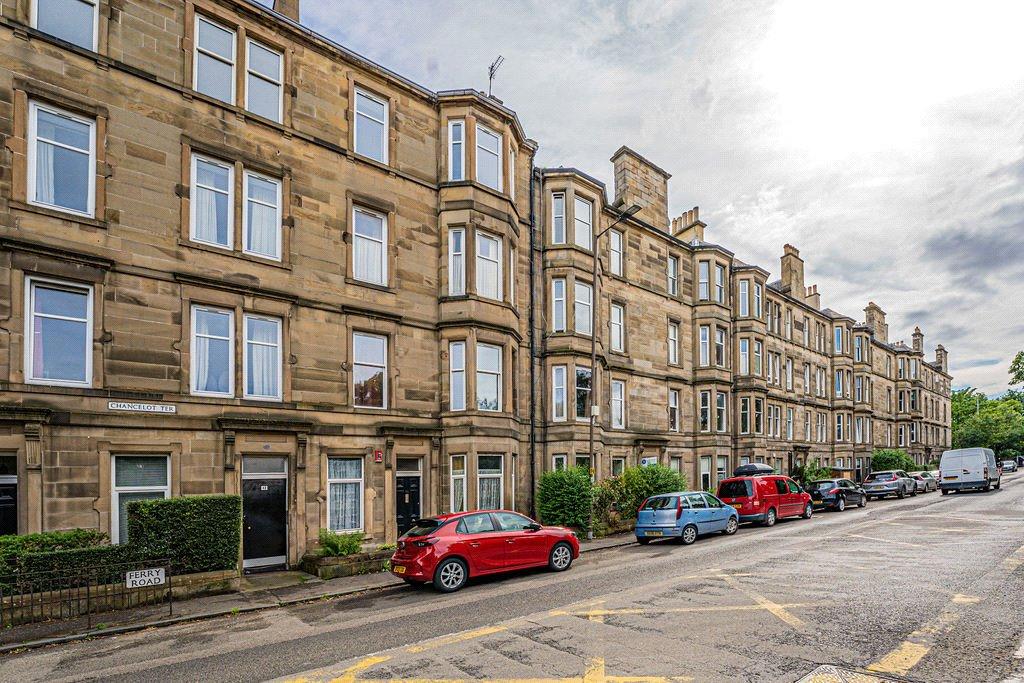 Chancelot Terrace, Edinburgh, EH6 3 bed flat - £1,750 pcm (£404 pw)